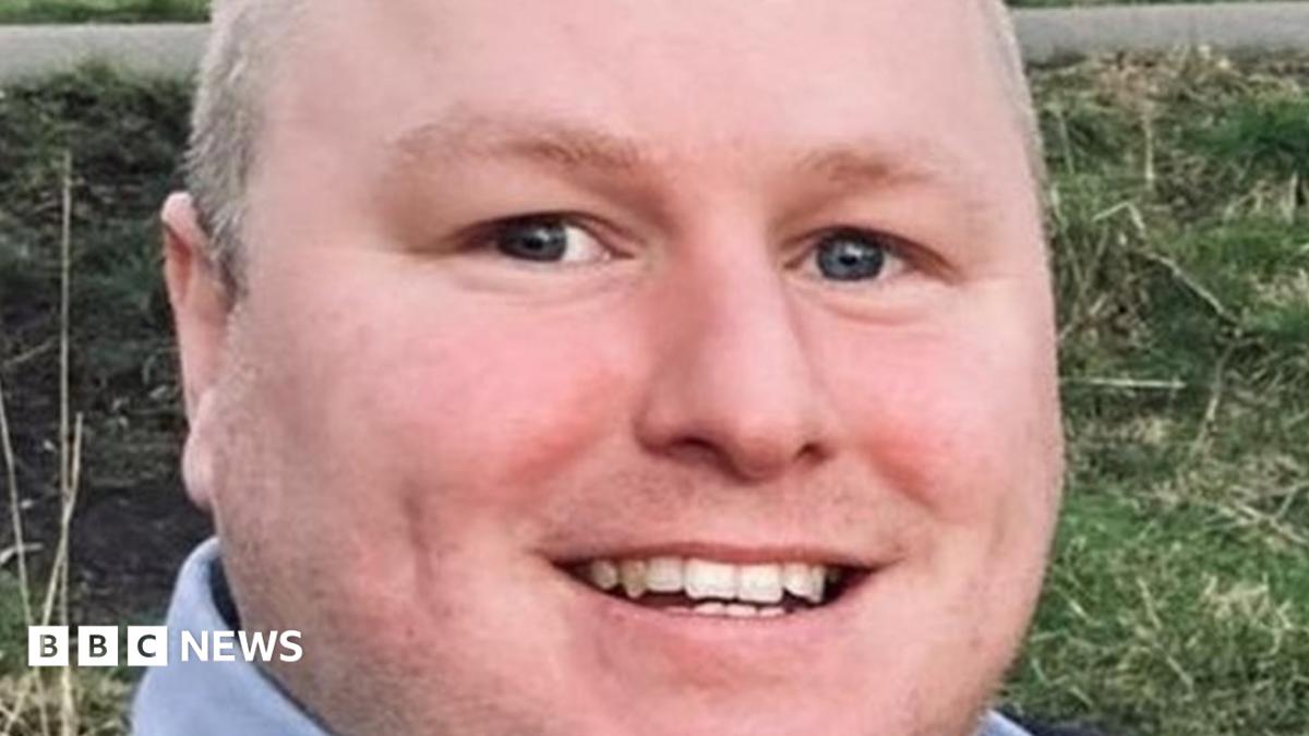 Bridgend: Darren Brown attempted murder case jury discharged - BBC News