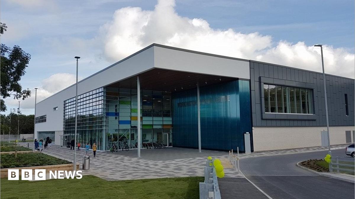 Thousands flock to new Workington sports centre - BBC News