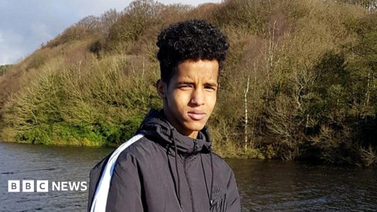 Boy, 17, jailed over Bury shopping centre stab murder - BBC News