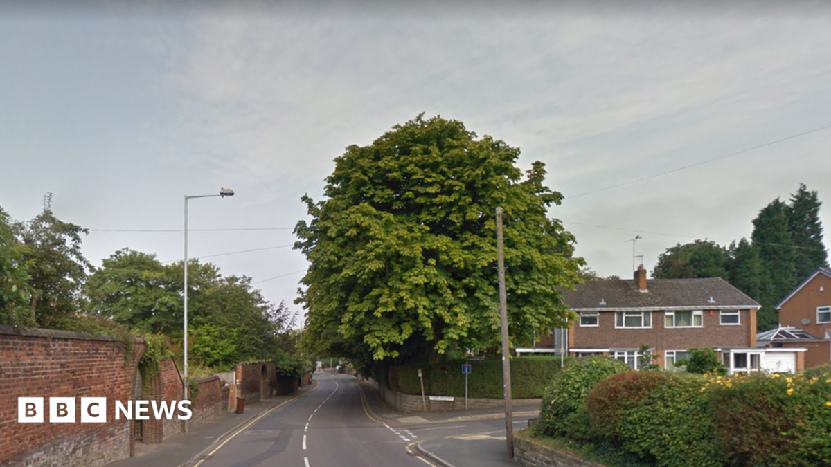 Wolverhampton murder inquiry as woman's body found - BBC News