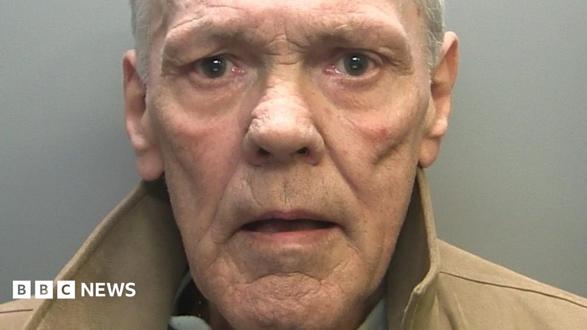 Geoffrey Blacklock jailed over historical sex assaults - BBC News