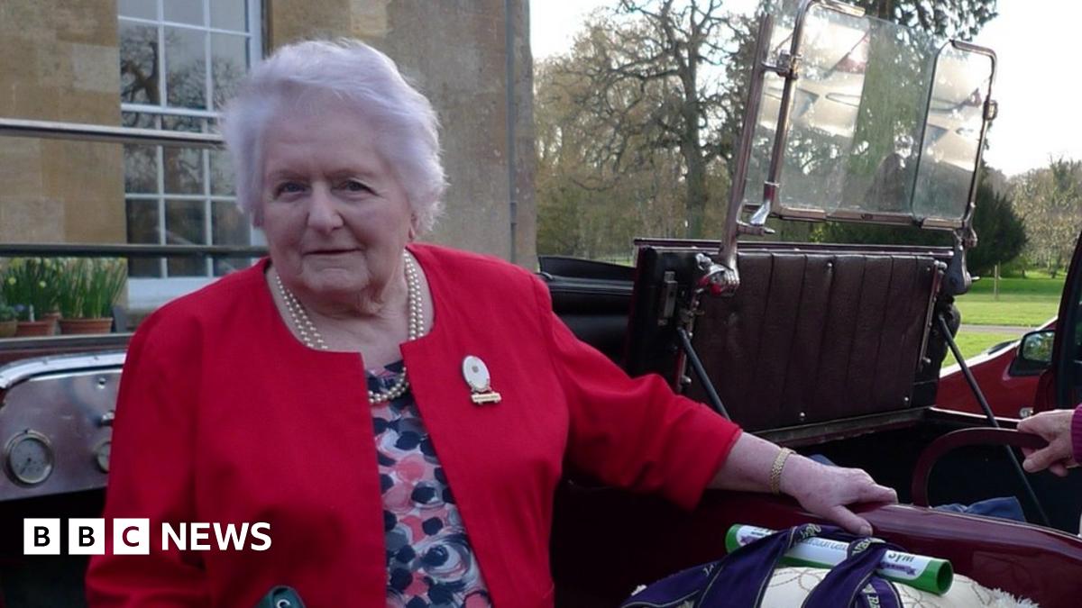 MBE for woman's services to Oxfordshire's Women's Institutes - BBC News
