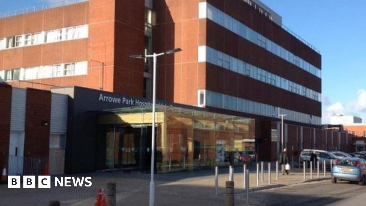 Wirral hospital strikes end as clinical workers reach pay deal - BBC News