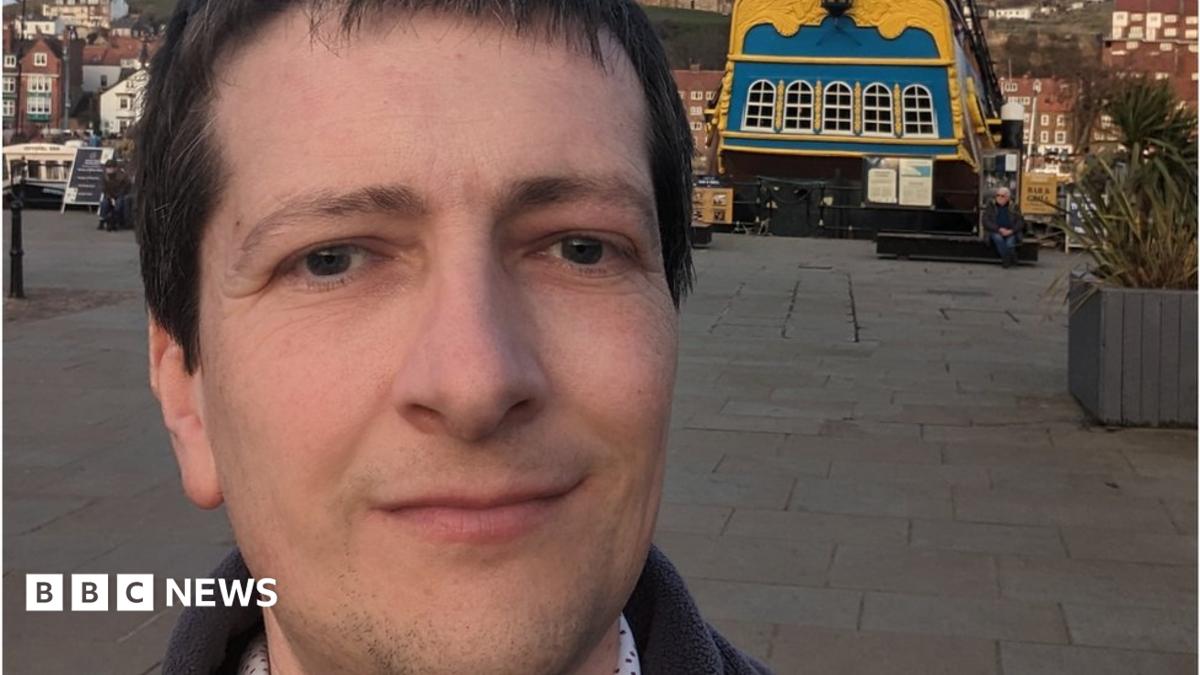 Cost of living: Man uses £2 bus fare cap to travel 137 miles - BBC News