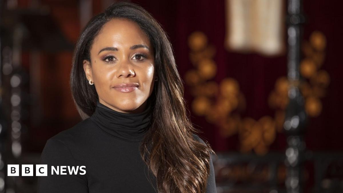 Alex Scott: I will carry on despite sexist abuse - BBC News