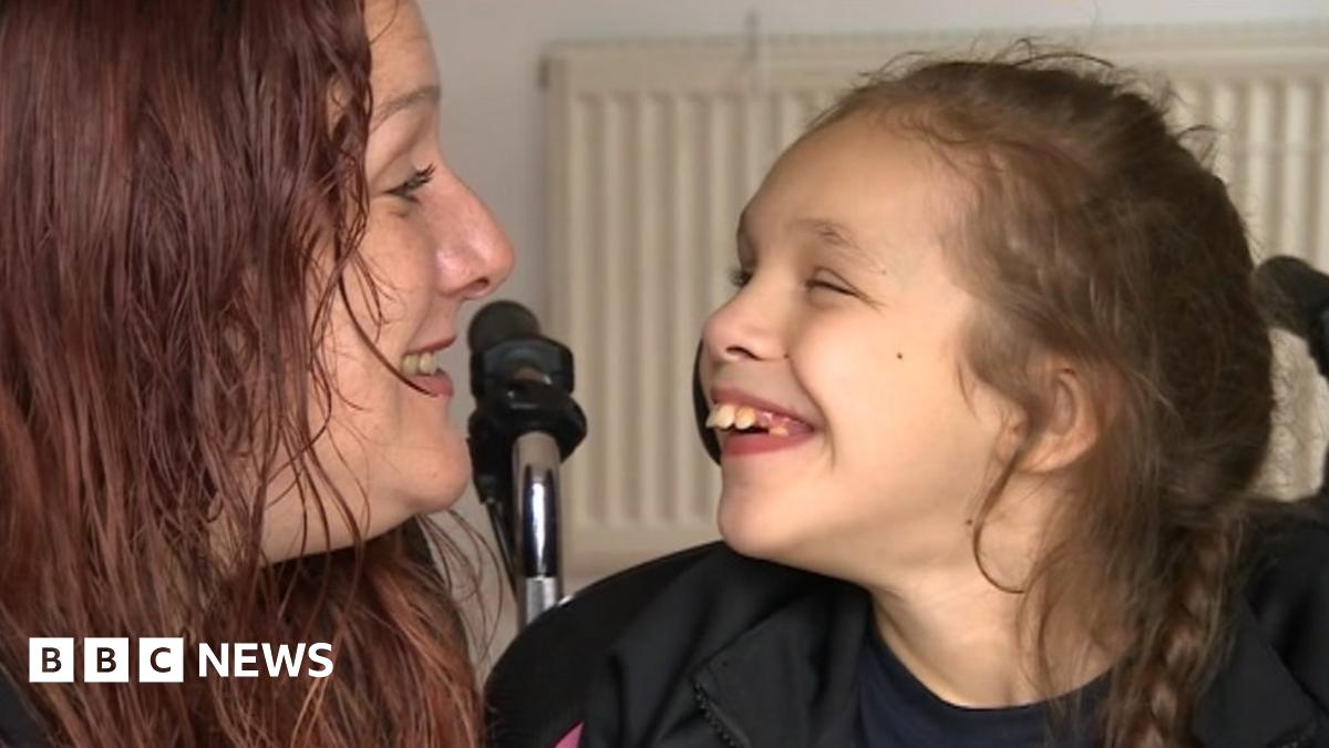 Teagan Appleby's fight for cannabis prescription continues - BBC News