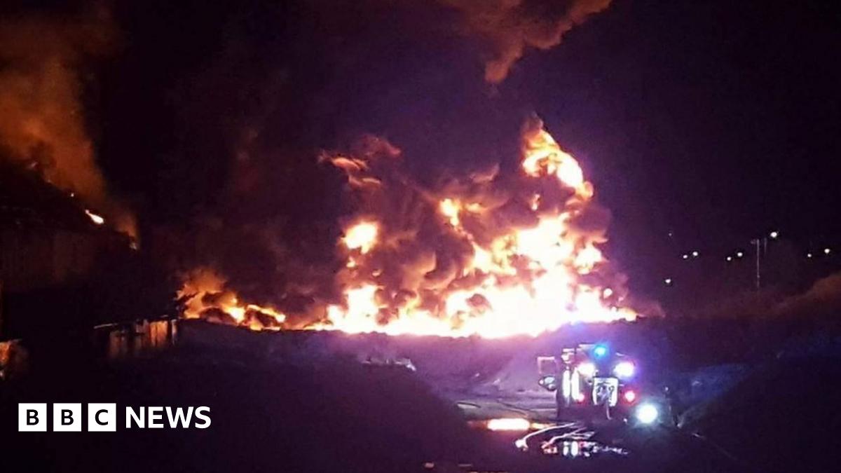 Port Talbot tyre plant blaze: Firefighters still at scene - BBC News