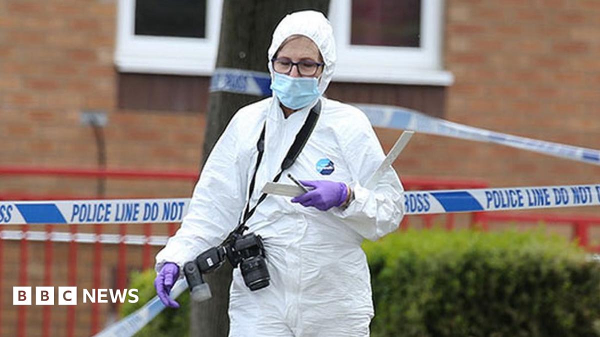 Stevenage teen's death prompts murder investigation - BBC News
