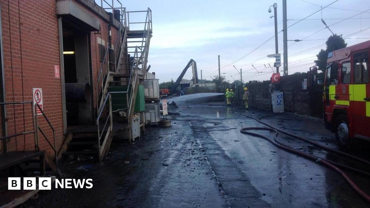 Great Blakenham scrapyard fire investigation under way - BBC News