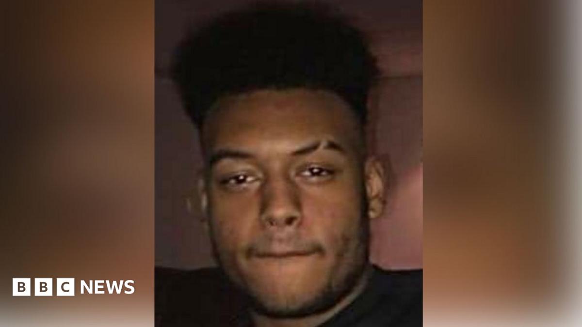 Tavis Spencer-Aitkens: Murder accused 'had lost sweater' - BBC News