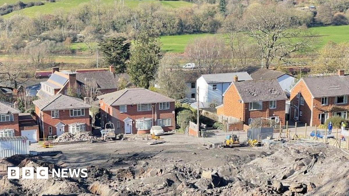 Exeter WW2 bomb: Home Office 'responsible' for bomb damage - BBC News