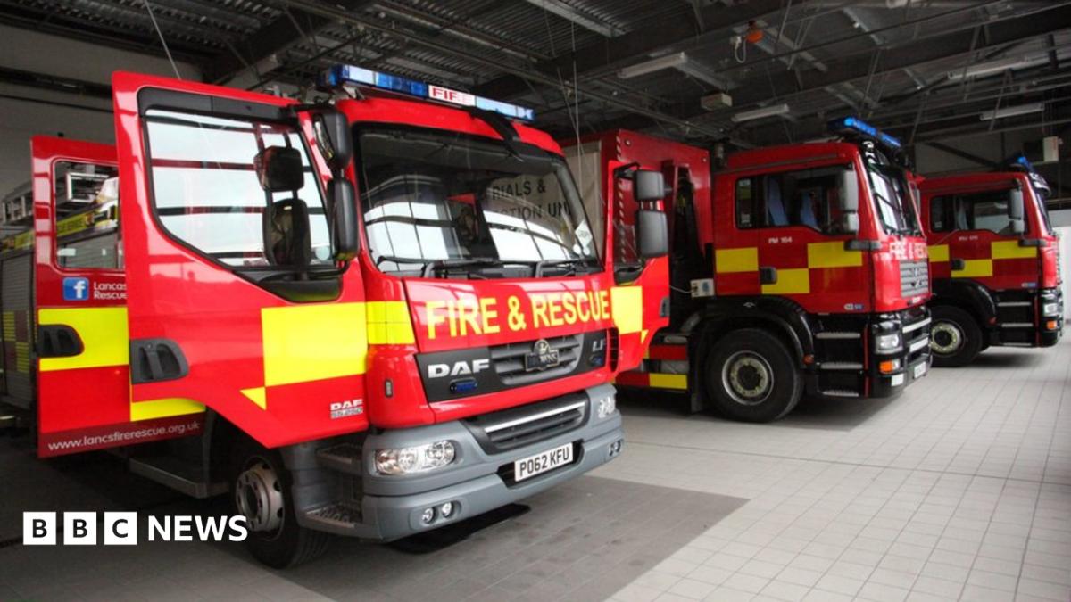 Nelson fires: Man arrested on suspicion of arson - BBC News