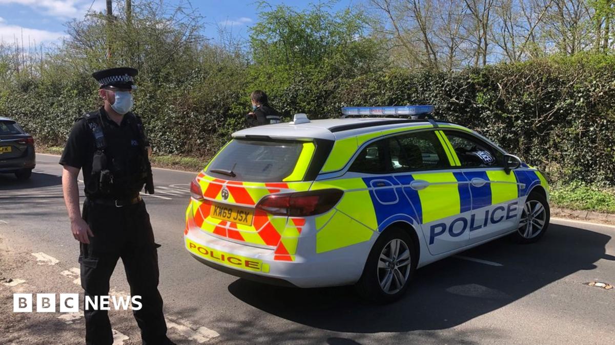 Thatcham stabbing: Man charged with woman's murder - BBC News