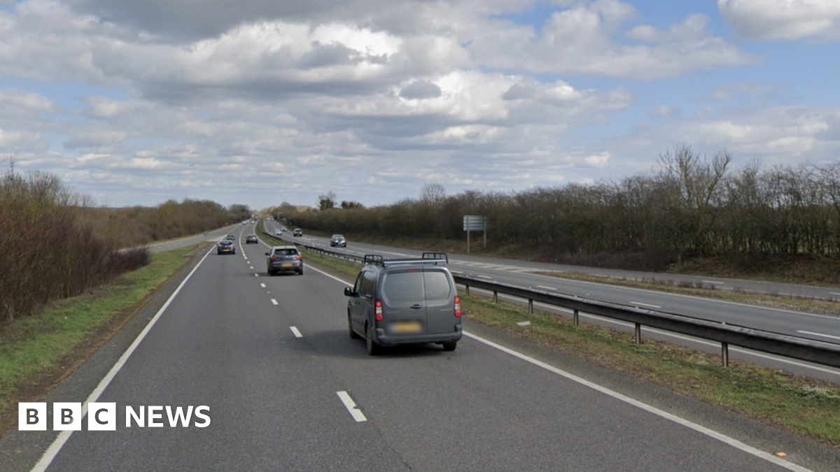 Driver dies in A303 collision with lorry near Thruxton - BBC News