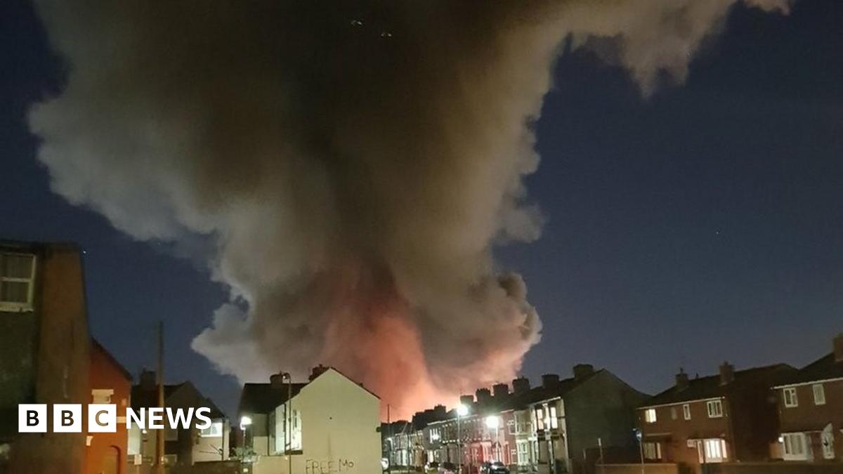 Liverpool warehouse fire causes explosions and huge smoke plume - BBC News