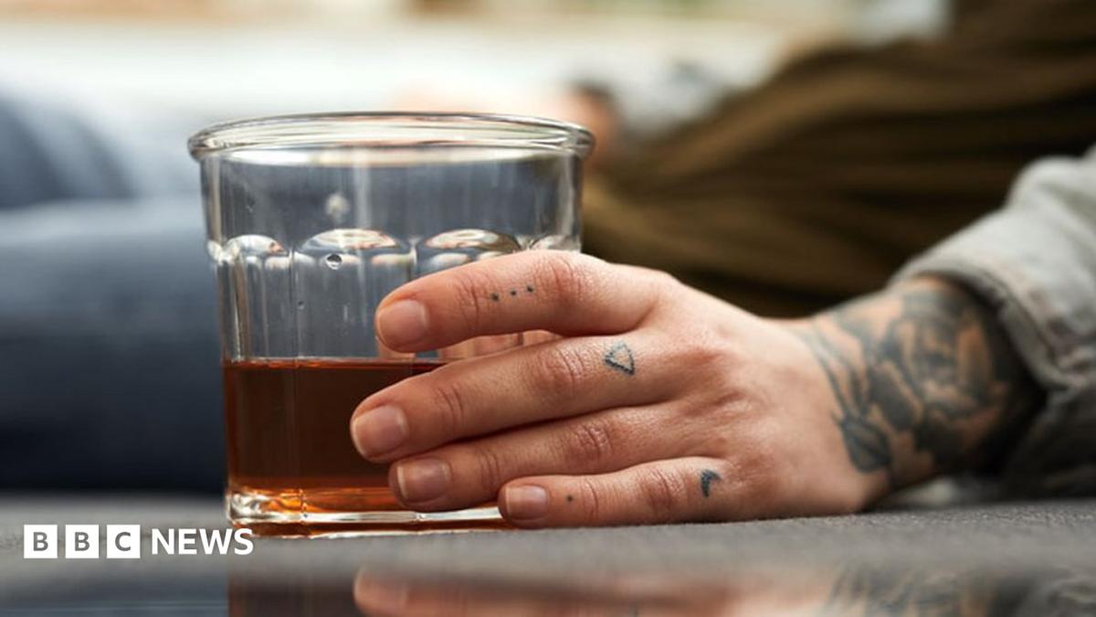 Alcohol deaths at highest level since 2008 - BBC News