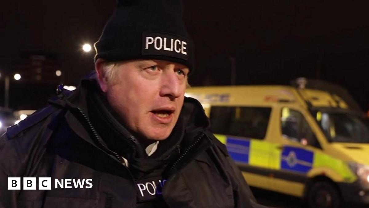 Drugs plan aims to help 300,000 problem drug users - BBC News