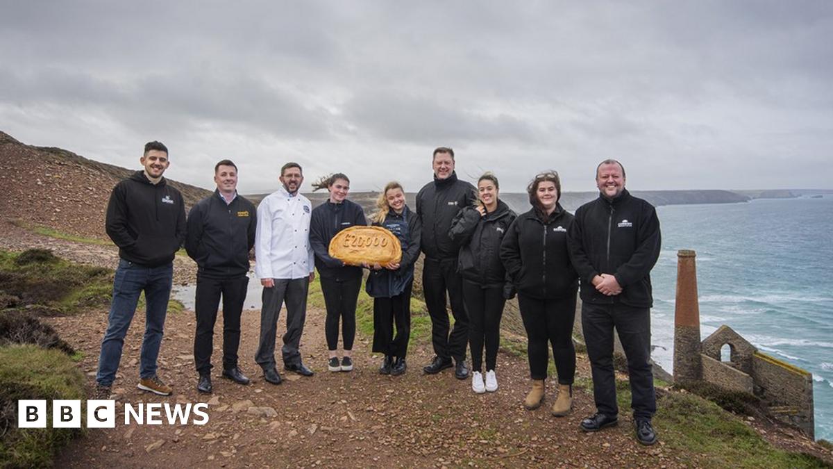 Cornish Pasty Association raises £20,000 for schools - BBC News