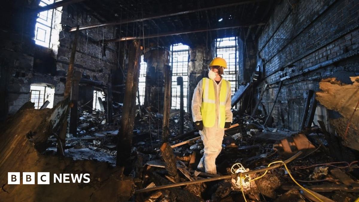 Glasgow School of Art: A timeline of two fires - BBC News