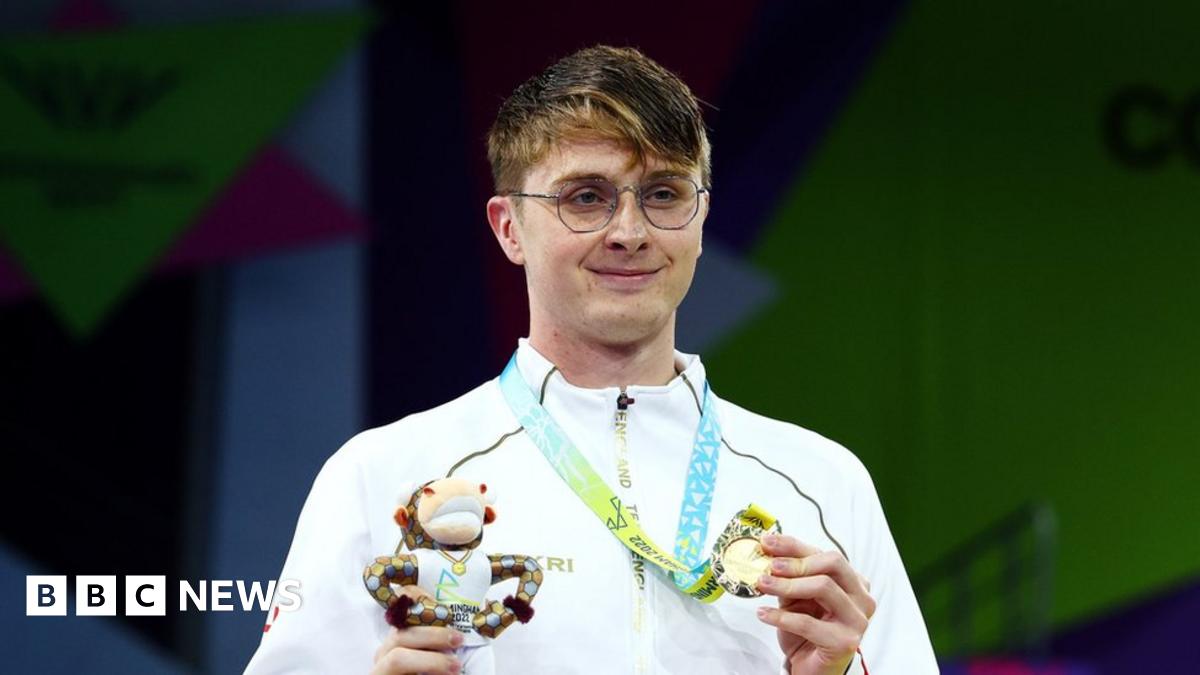 Gold medal-winning swimmer says kids 'deserve' pool access - BBC News