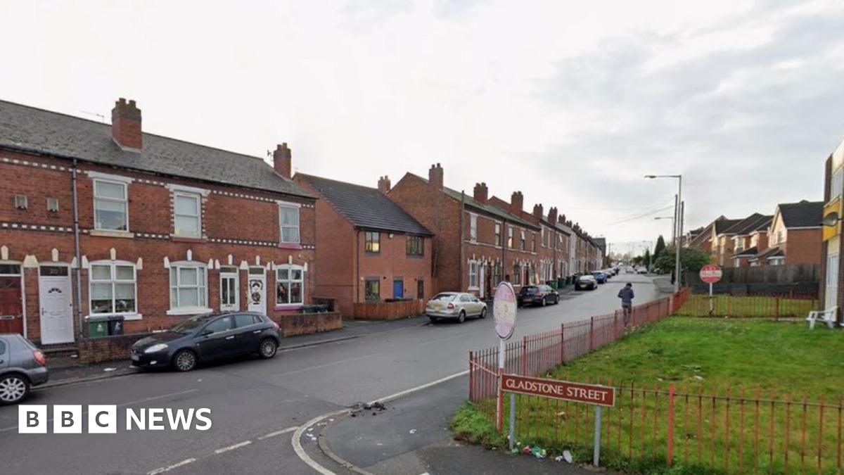 Man 'deliberately hit' by car in Walsall - BBC News