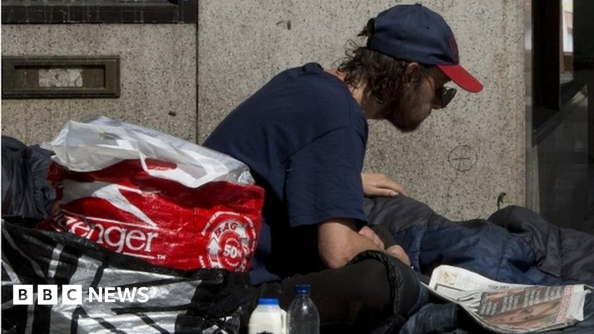 Homeless told to sleep rough to get help, St Mungo's says - BBC News