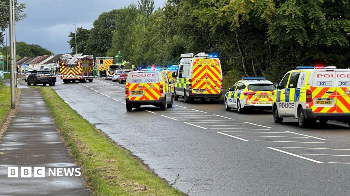 Murder probe after woman dies in Falkirk car chase - BBC News