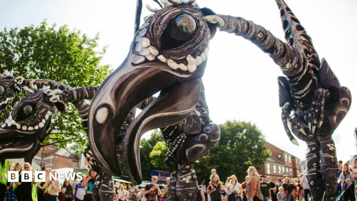 Hull Freedom Festival returns with extended nine-day run - BBC News