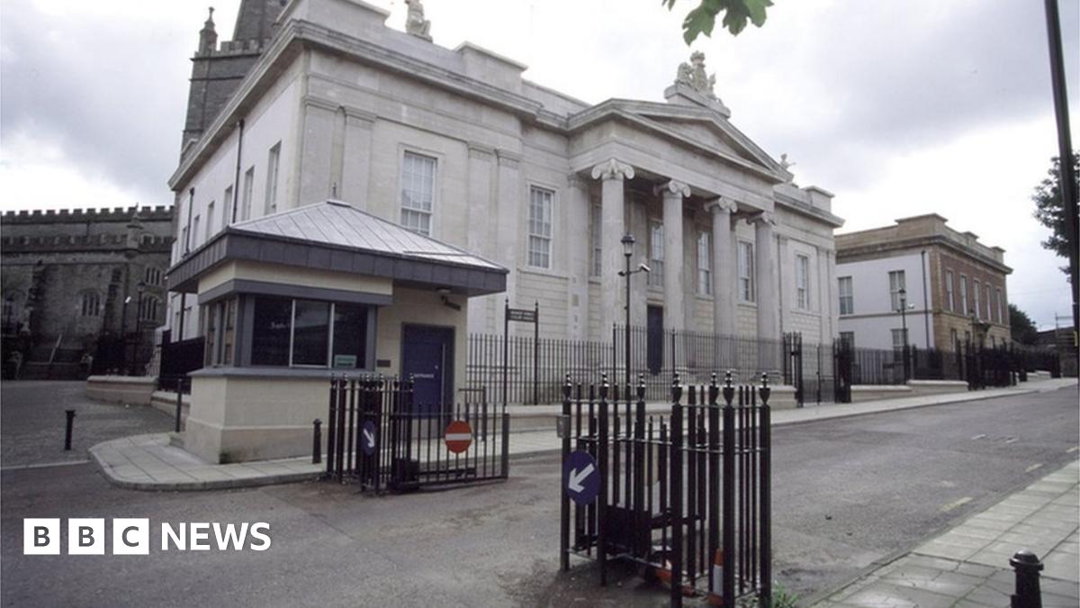 Concern over Londonderry courthouse closure - BBC News