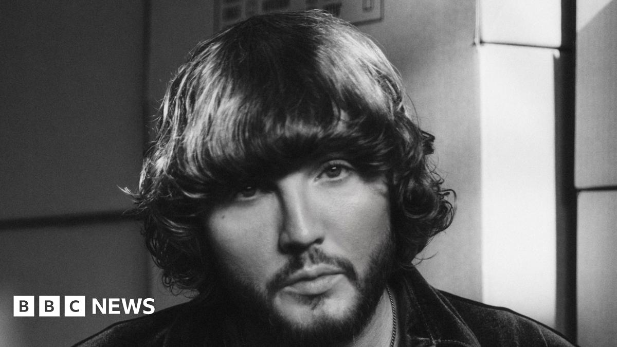 James Arthur to play Middlesbrough FC gig in June - BBC News