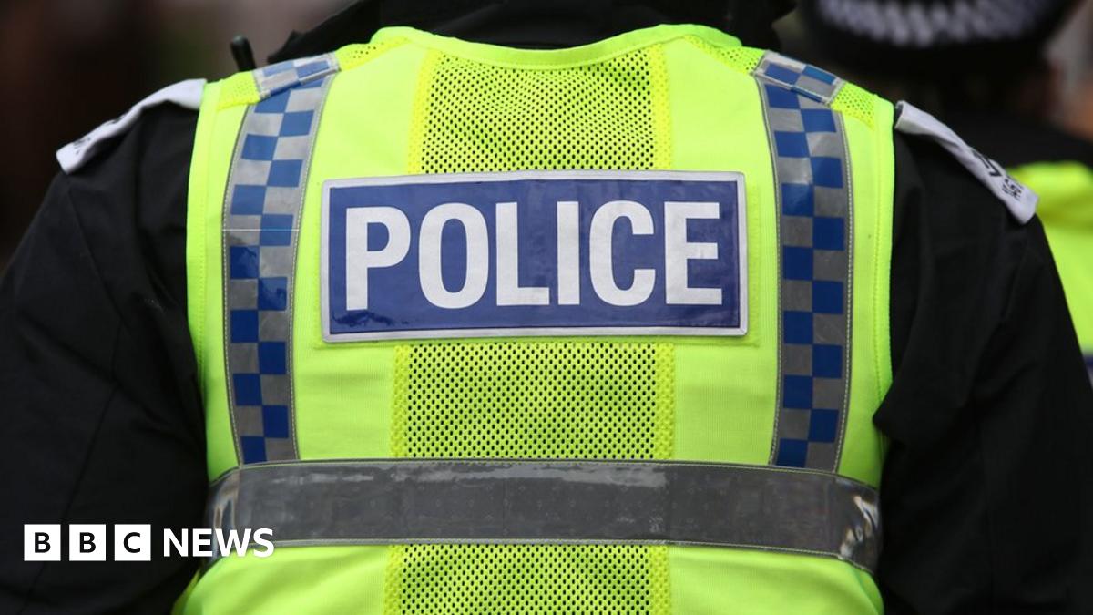 Northamptonshire Police officer convicted of drink-driving - BBC News