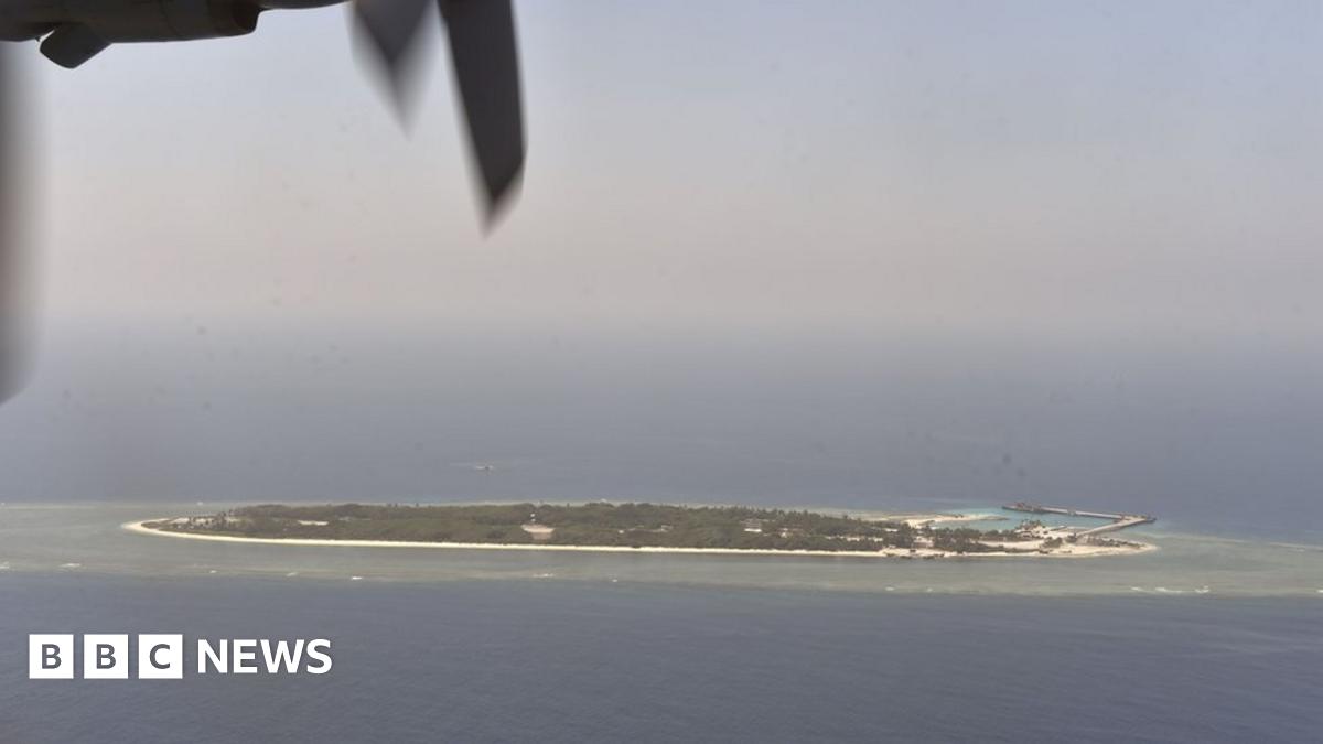 China 'seizes US vessel' in S China Sea - BBC News