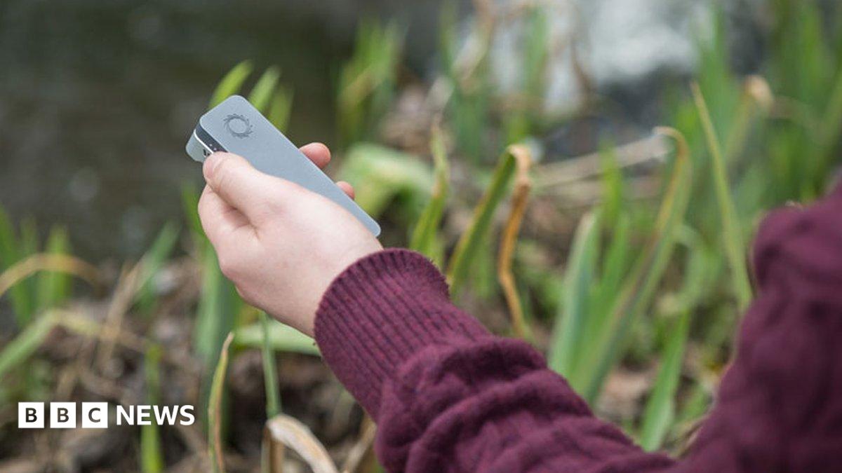 Handheld device sequences human genome - BBC News