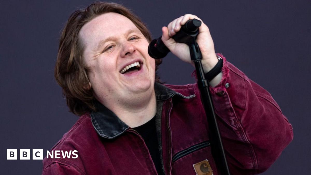 Big Weekend: Lewis Capaldi tells crowd he's 'living childhood dream ...