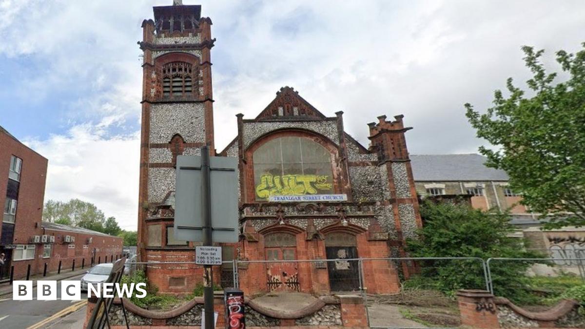 Plan for gates at historic Hull church to stop anti-social behaviour ...