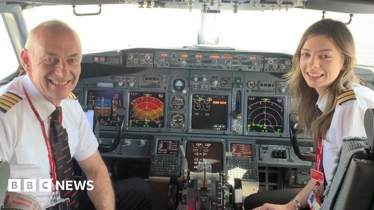Colchester father and daughter pilot Jet2.com flight together - BBC News