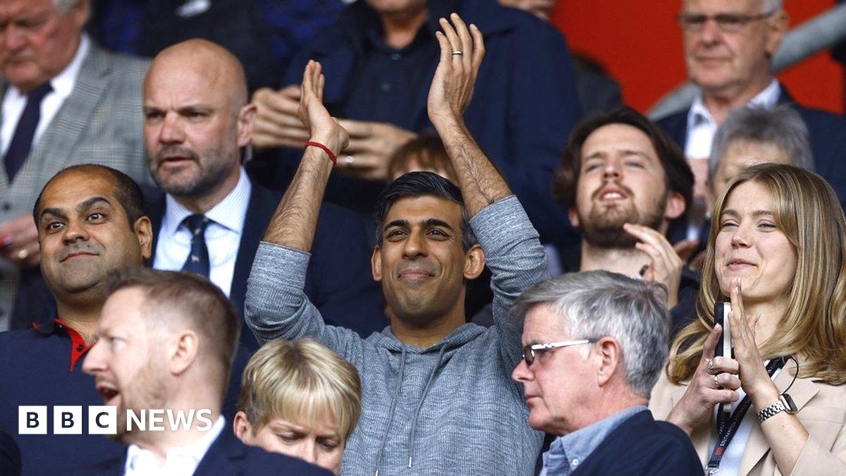 Reading FC: Sunak calls for focus on football club ownership - BBC News