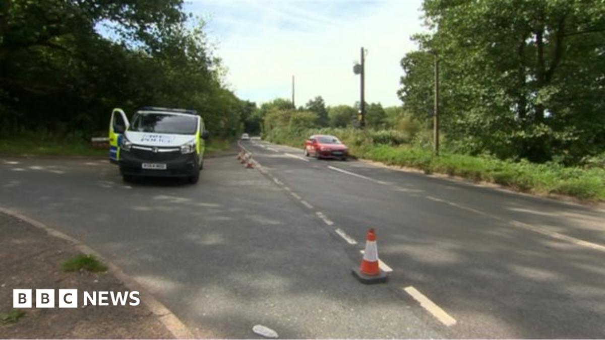 Tribute to Matthew Cullum found dead in Worcestershire road - BBC News
