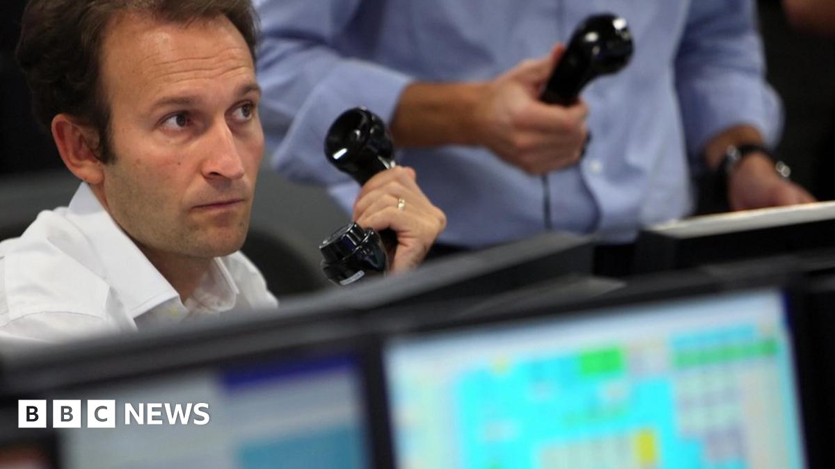 UK stock markets close at a record high - BBC News