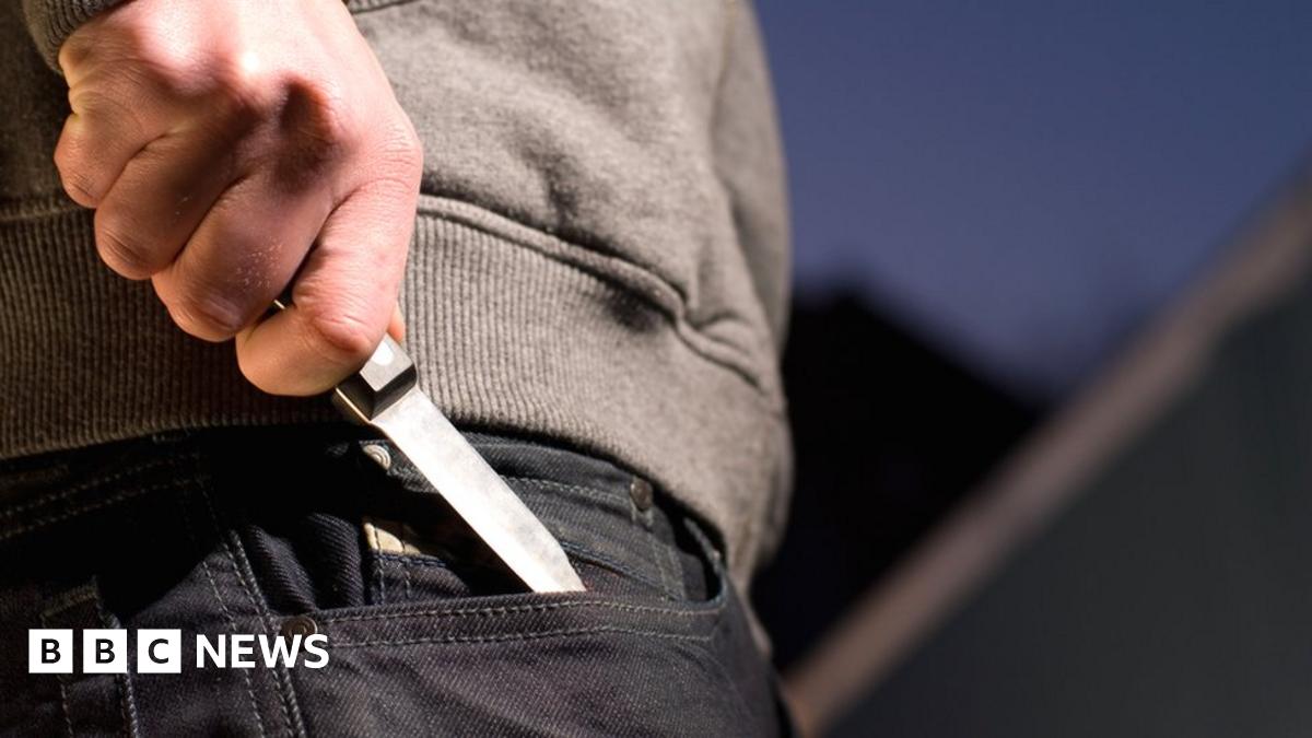 Violent crime in Scotland rises to highest level in seven years - BBC News