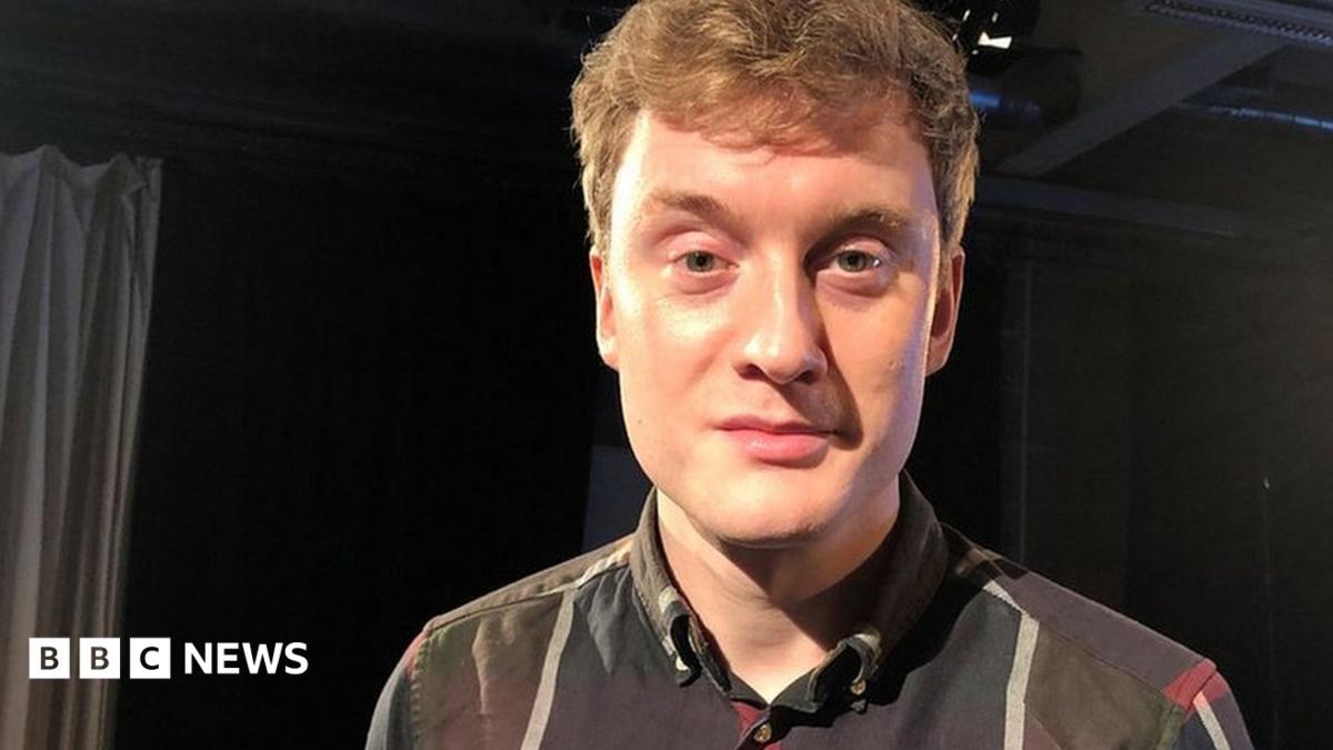 Kettering: James Acaster runs hometown school comedy course - BBC News