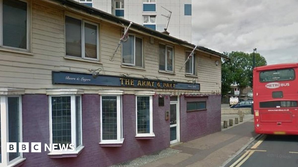 Edward Stokes killed in stabbing outside Plaistow pub - BBC News