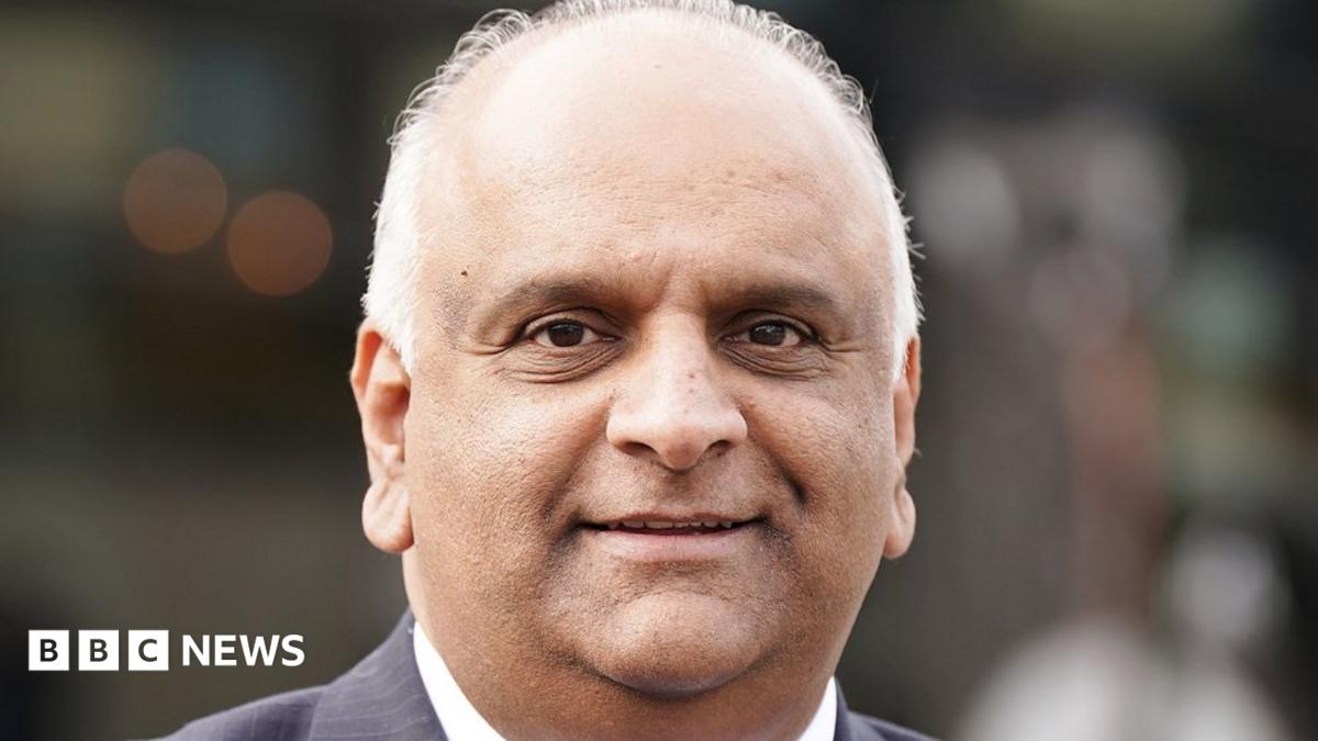 Labour candidate Azhar Ali apologises for Israel comments - BBC News