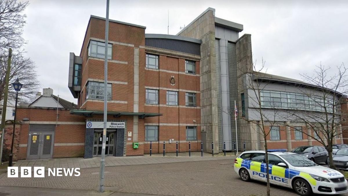 Walsall police custody death investigated by watchdog - BBC News