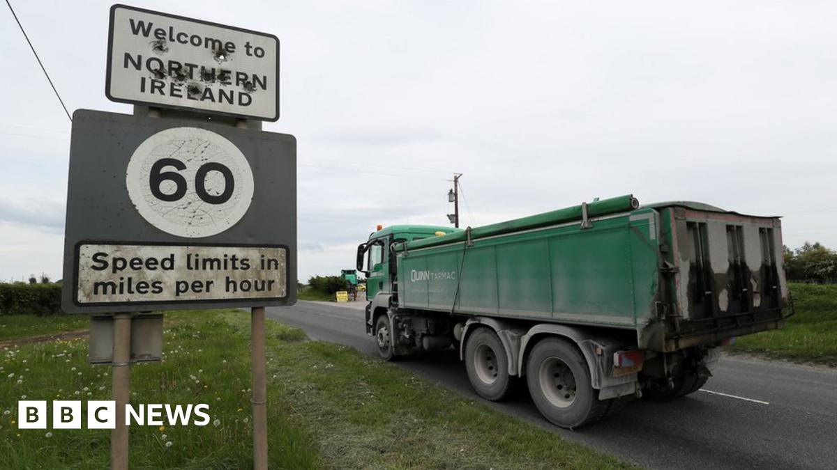 Brexit: Second panel to advise on Irish border plan - BBC News