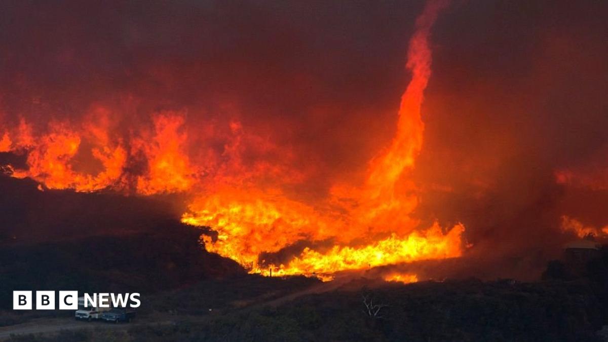 California wildfires: What is a firenado? - BBC News