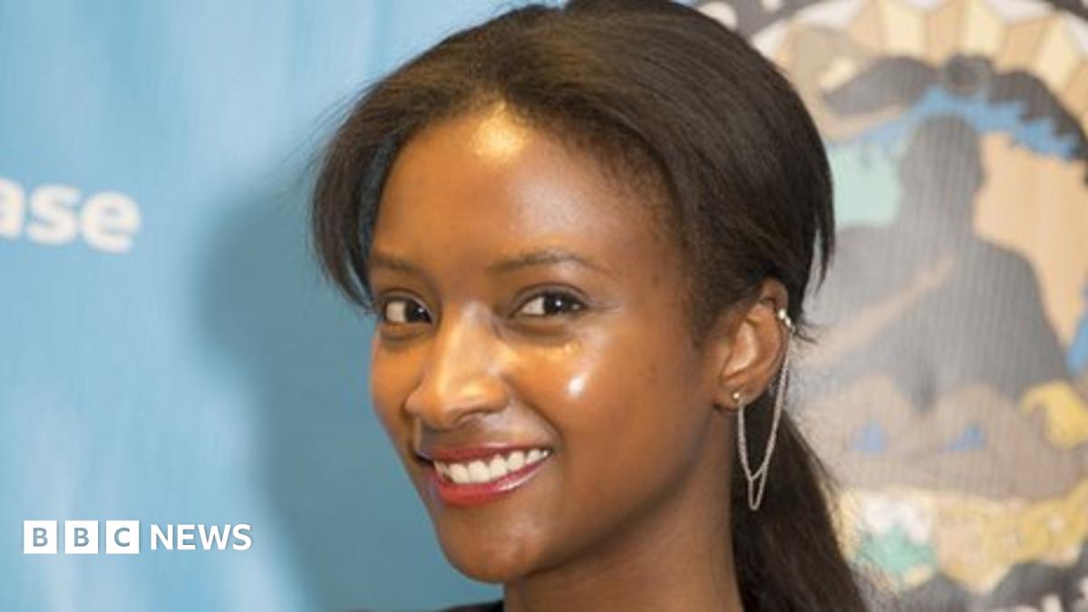 Lyndsey Scott says models can also be coders - BBC News