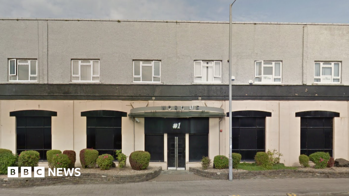 Greenock nightclub attack was 'attempted murder' - BBC News