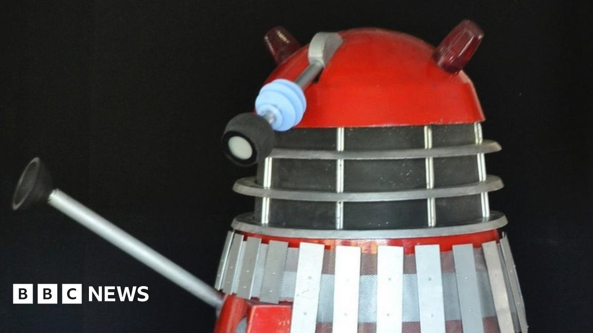 Doctor Who: Rare 1966 Dalek sells for 'record' £38K - BBC News