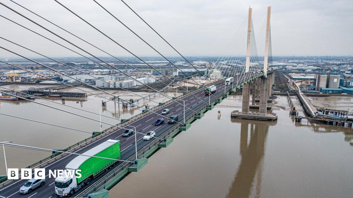 Dart Charge: Issues continue for Dartford Crossing users - BBC News